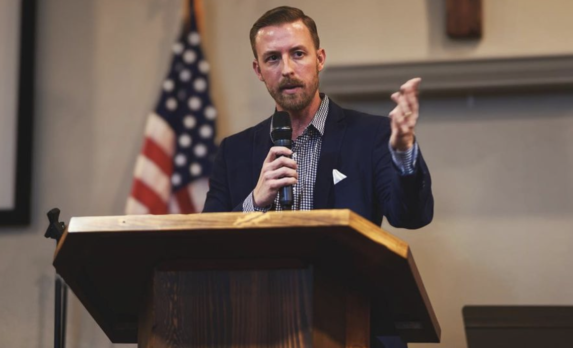 Oklahoma Superintendent Demands Elementary School Terminate Drag Queen ...